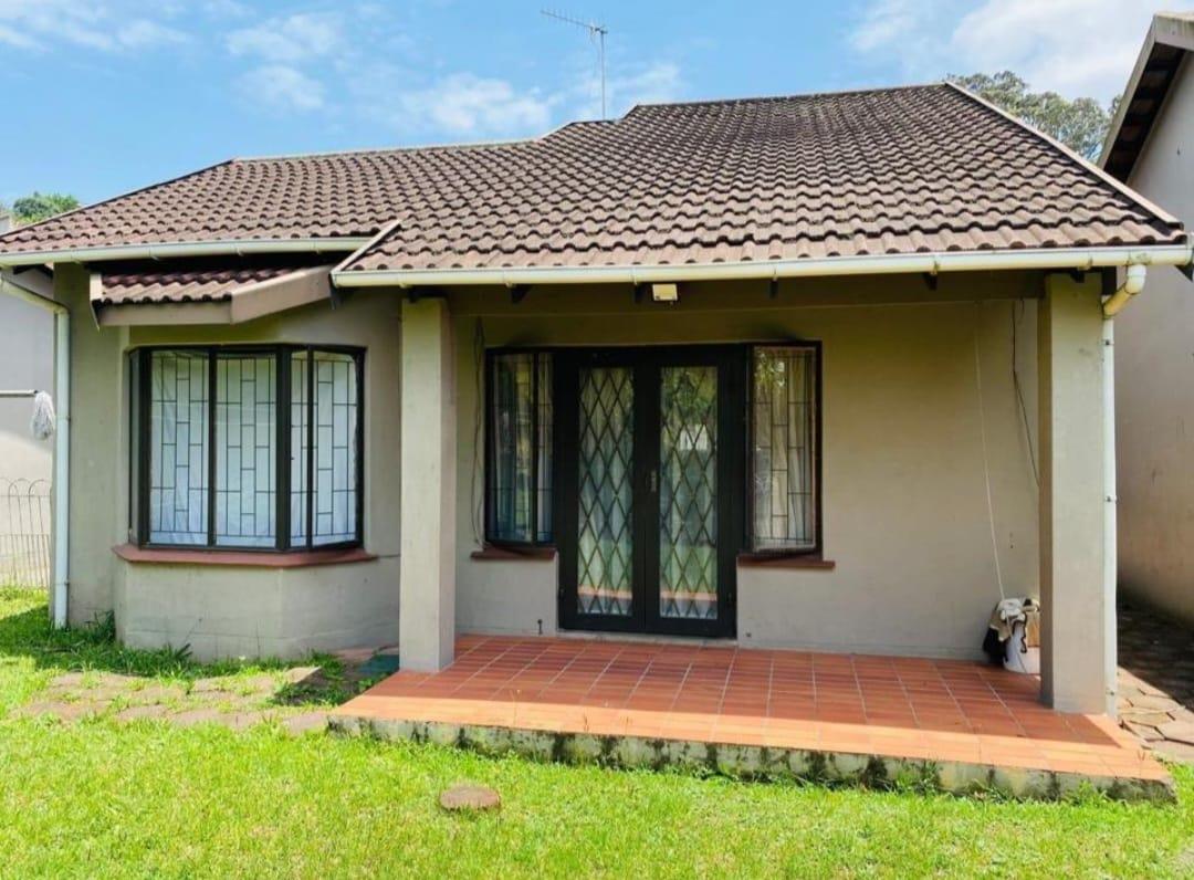 2 Bedroom Townhouse for sale in Bellair - P24-116806412