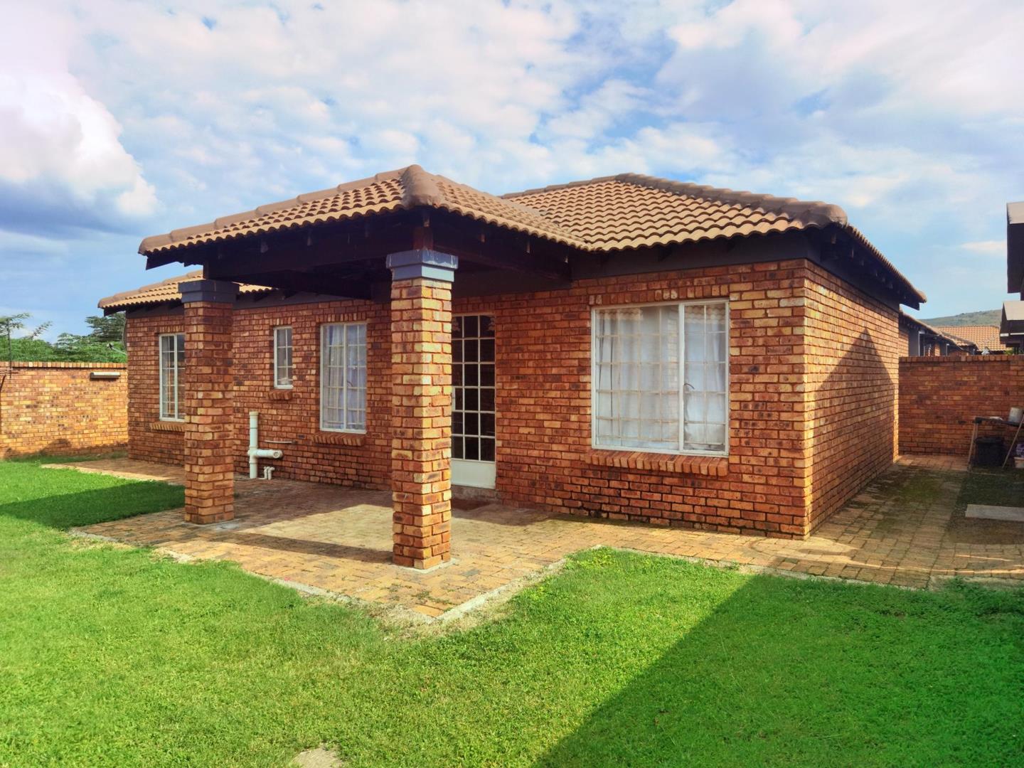 3 Bedroom Townhouse for sale in Andeon AH - P24-116814850