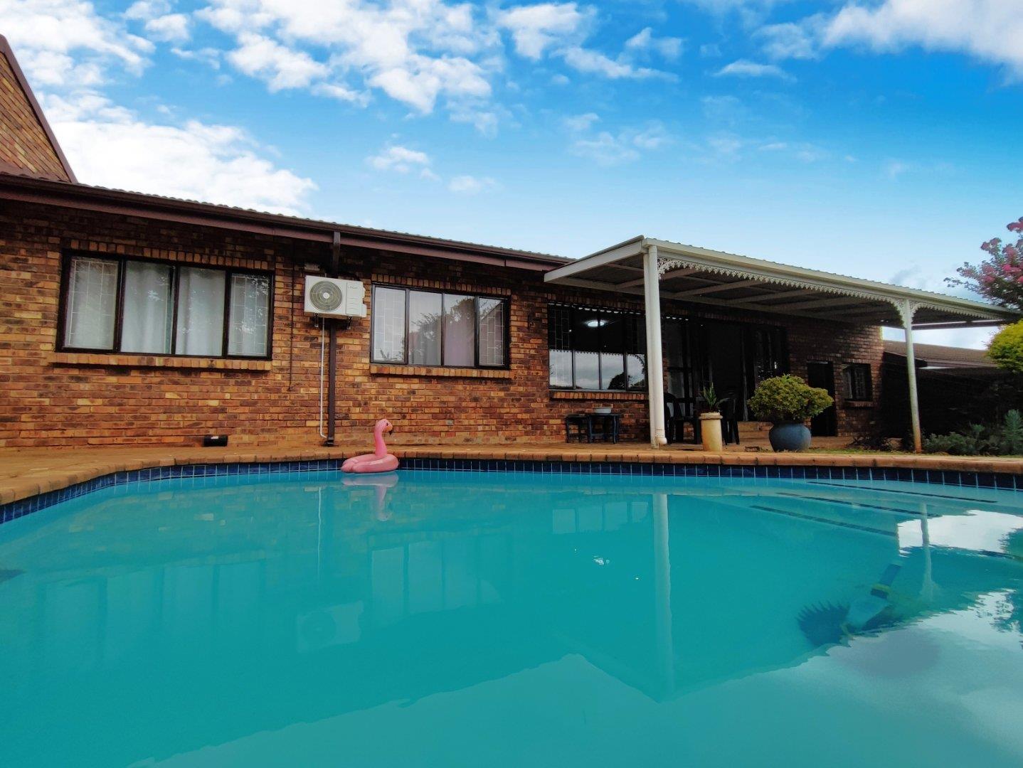 3 Bedroom Townhouse for sale in Hayfields - 2 Kay Road - P24-116817090