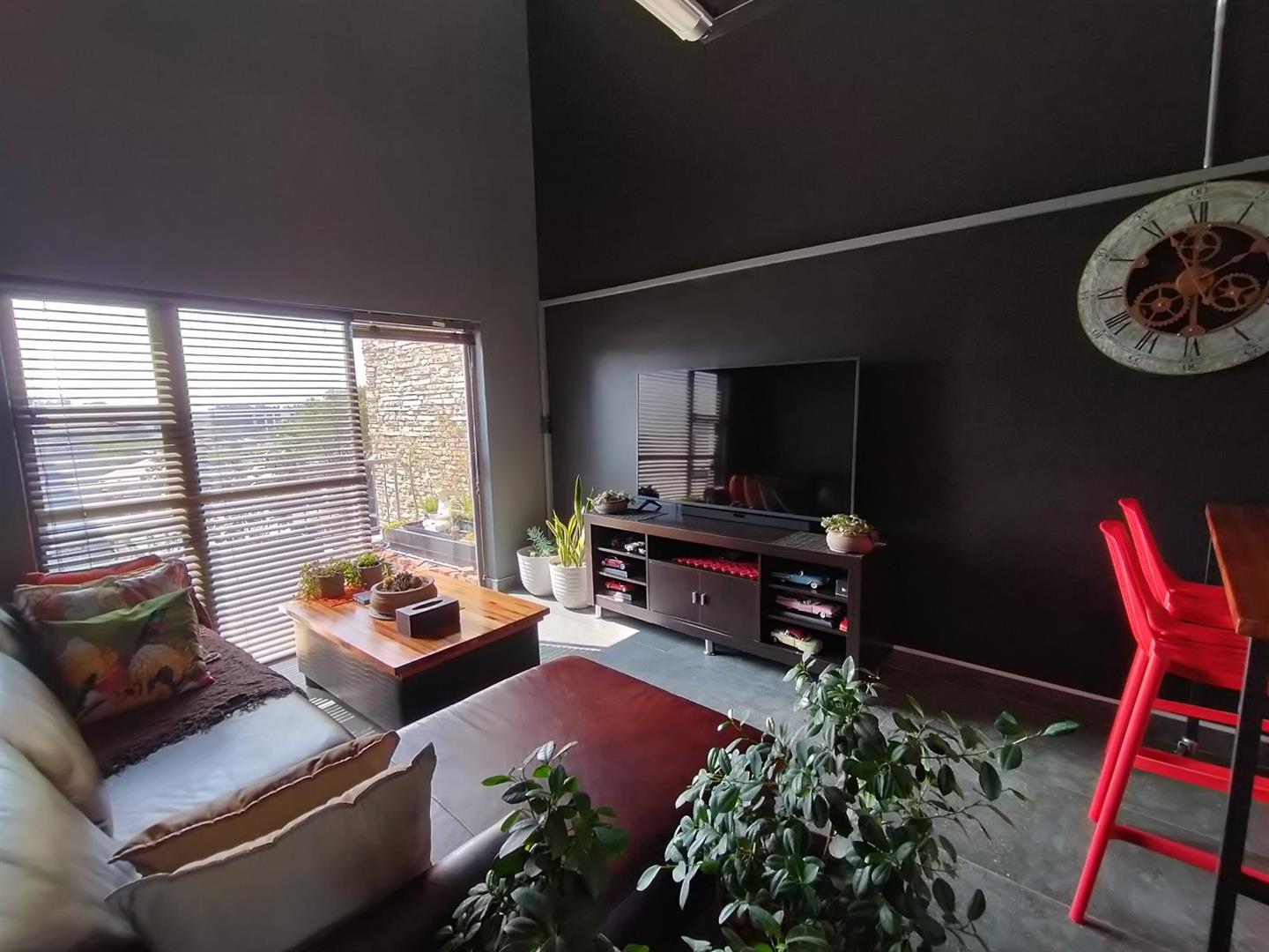 2 Bedroom Apartment / flat for sale in Greenstone Hill - P24-116818937