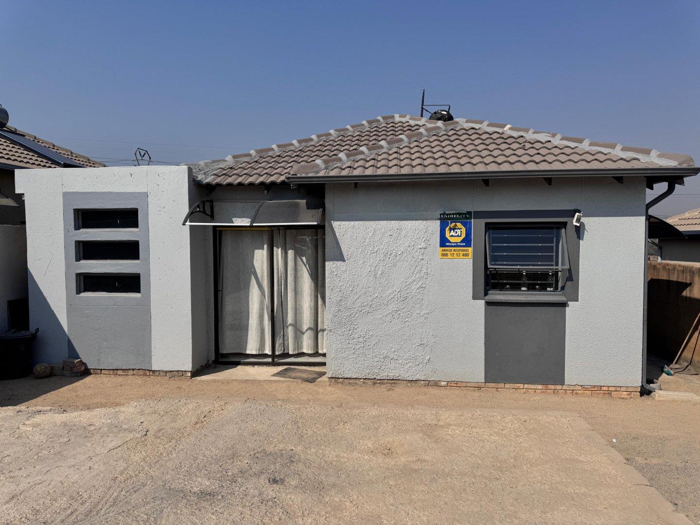 3 Bedroom House for sale in Riverside View Ext 30 - P24-116825733