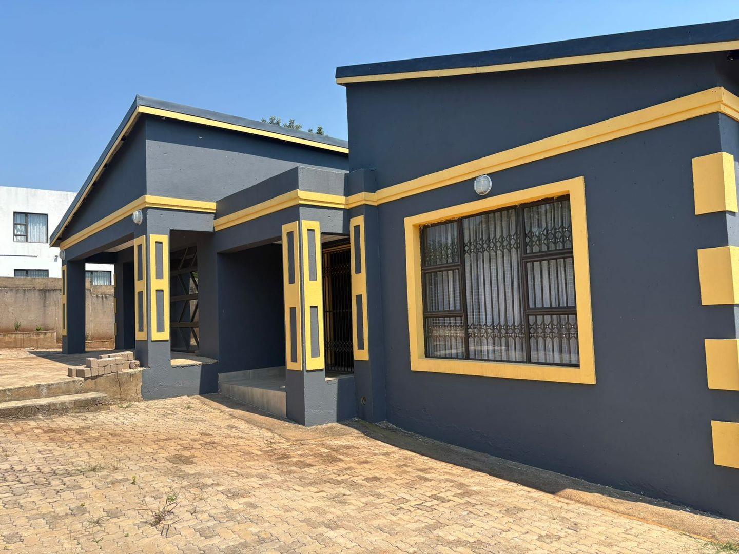 5 Bedroom House for sale in Tswinga - P24-116831711