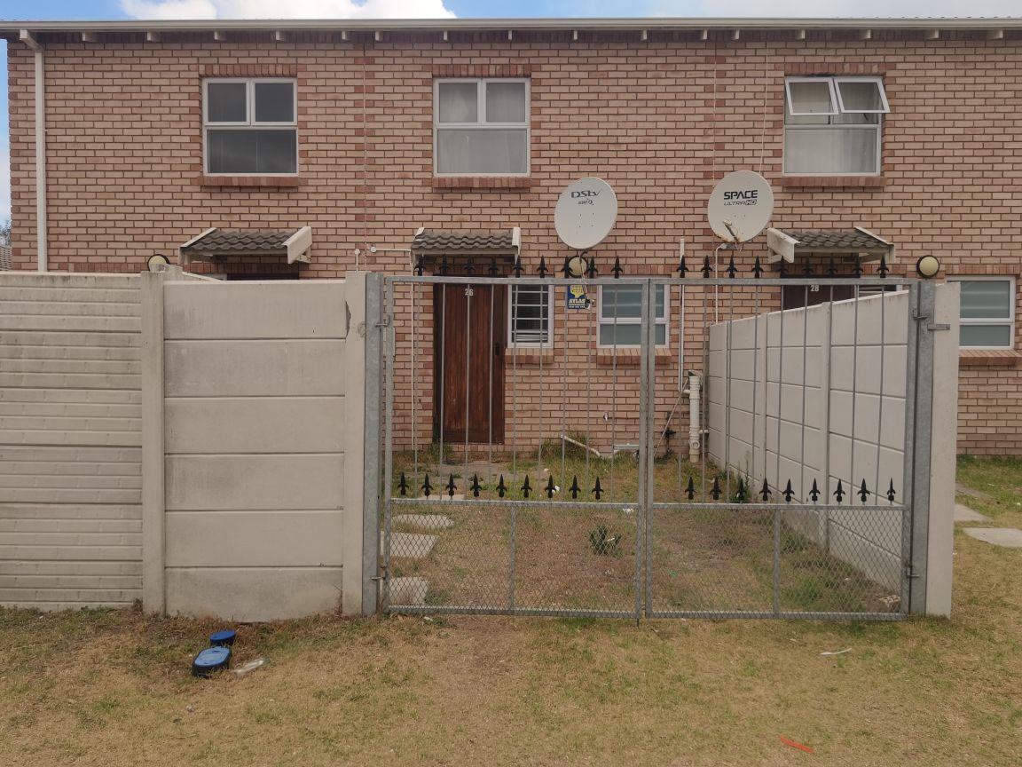 2 Bedroom House for sale in Walmer Link - P24-116834149