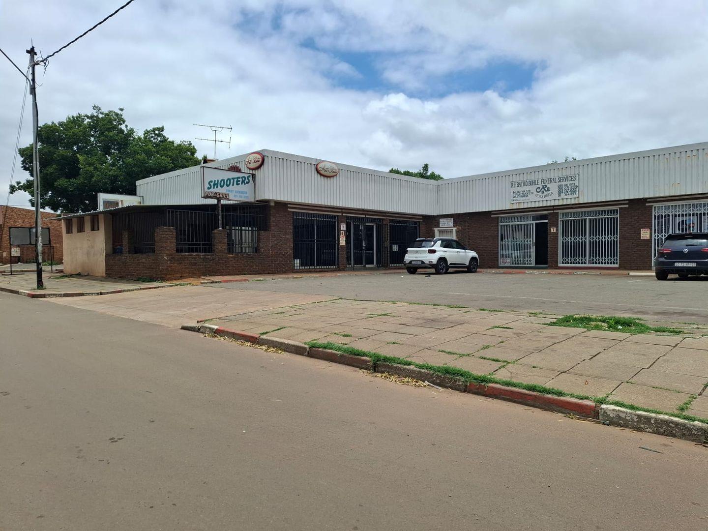 Commercial property for sale in Westonaria - P24-116835978