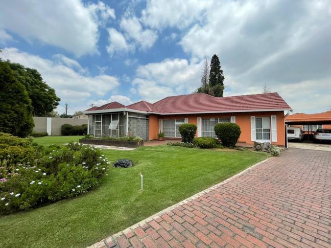 3 Bedroom House for Sale in Rewlatch