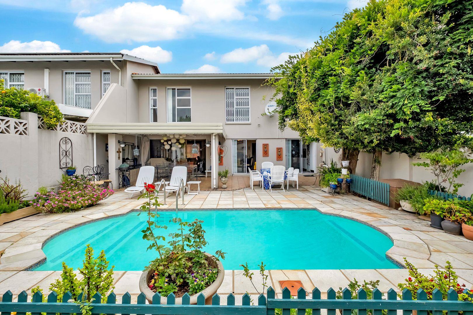 3 Bedroom Townhouse for sale in River Club - P24-116845967