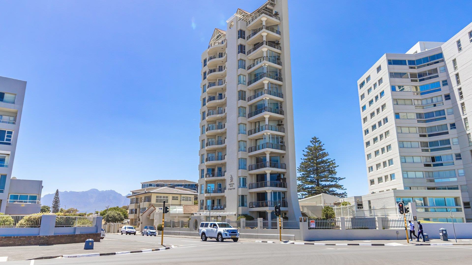 3 Bedroom Apartment / flat for sale in Strand Central - P24-116649541
