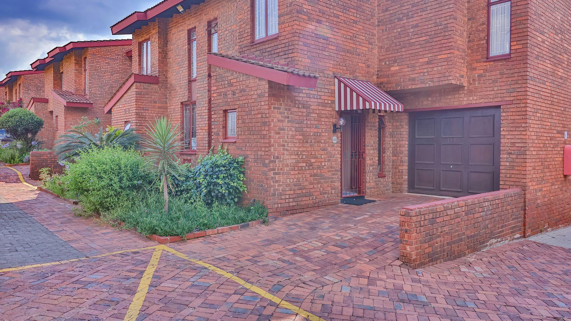 Linmeyer Property : Property and houses for sale in Linmeyer ...