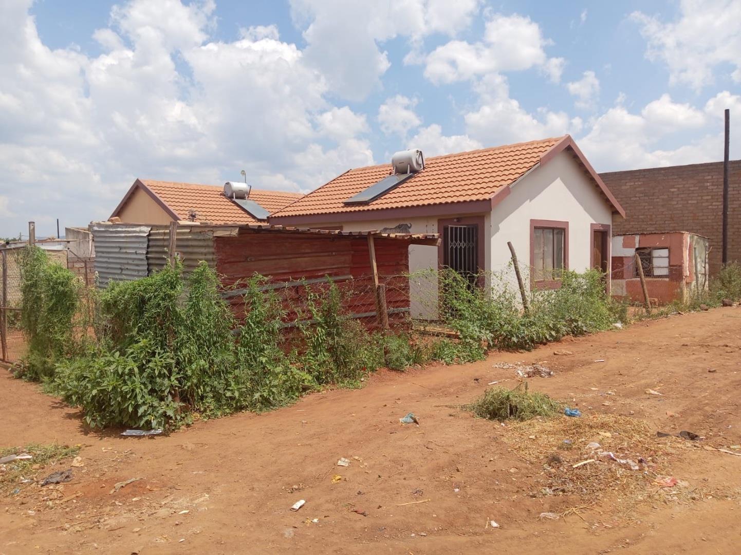 2 Bedroom House for sale in Palm Ridge - P24-116849208