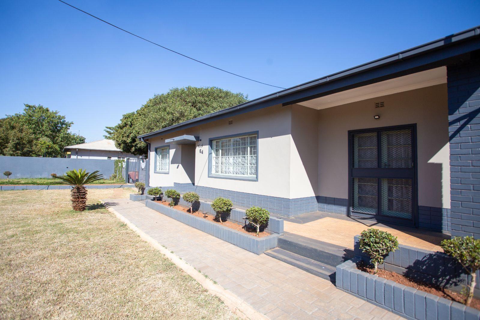 3 Bedroom House for sale in Mokopane Central - P24-116853269