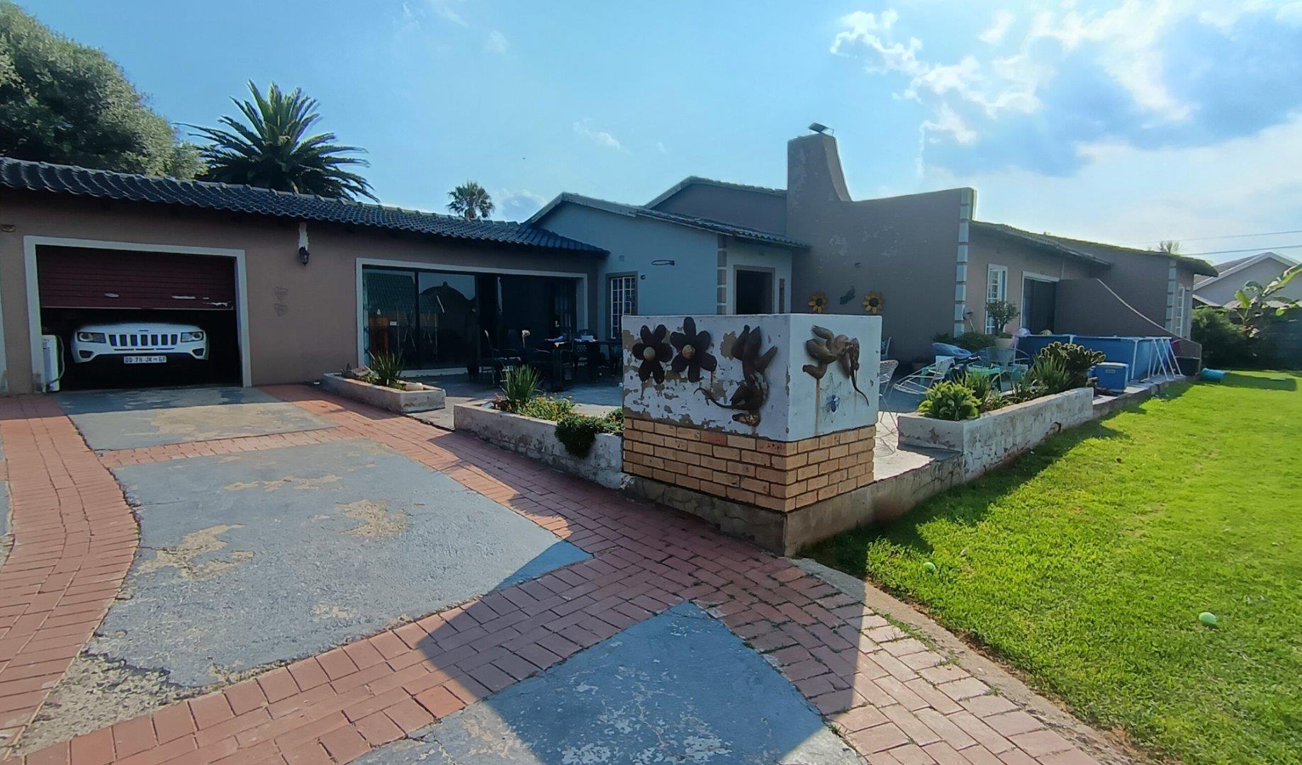 5 Bedroom House for sale in Edelweiss - P24-116856711