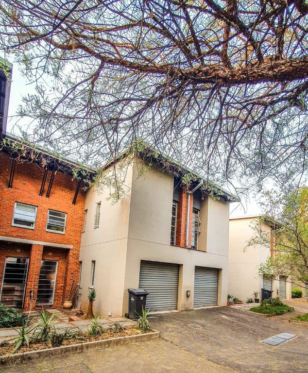 2 Bedroom Townhouse for sale in Die Wilgers - P24-116857750