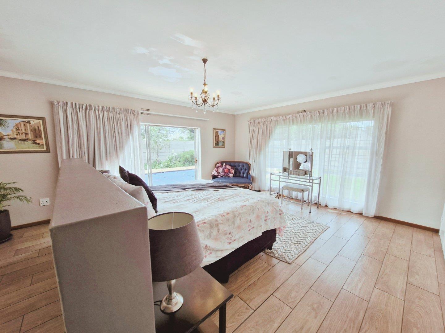 3 Bedroom House for sale in Parkrand - P24-116860281