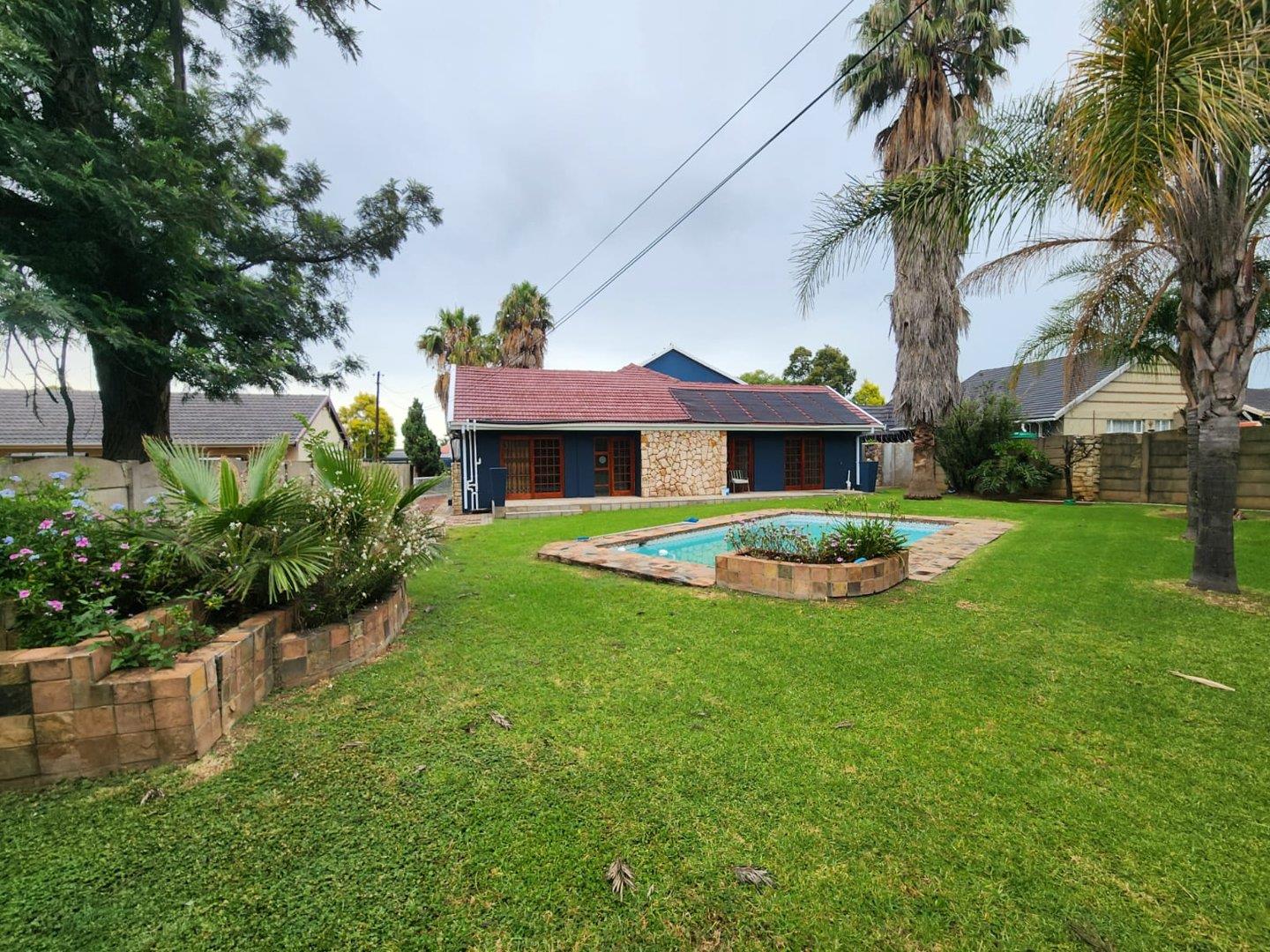 4 Bedroom House for sale in Randhart - P24-116860638