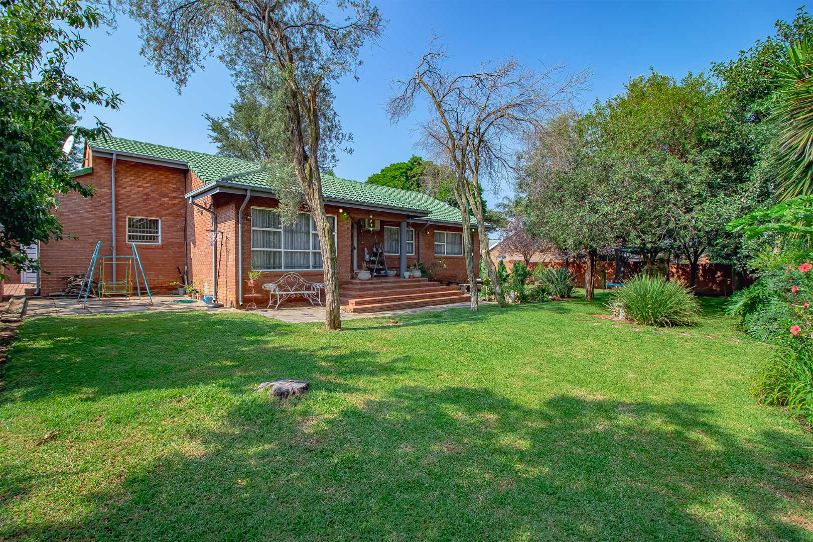 3 Bedroom House for sale in Garsfontein - P24-116860861