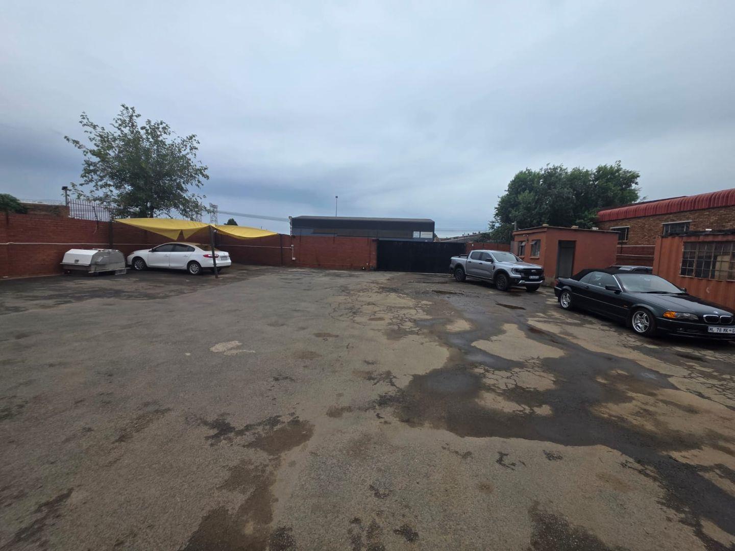 Industrial property to rent in Alrode South - P24-116862244