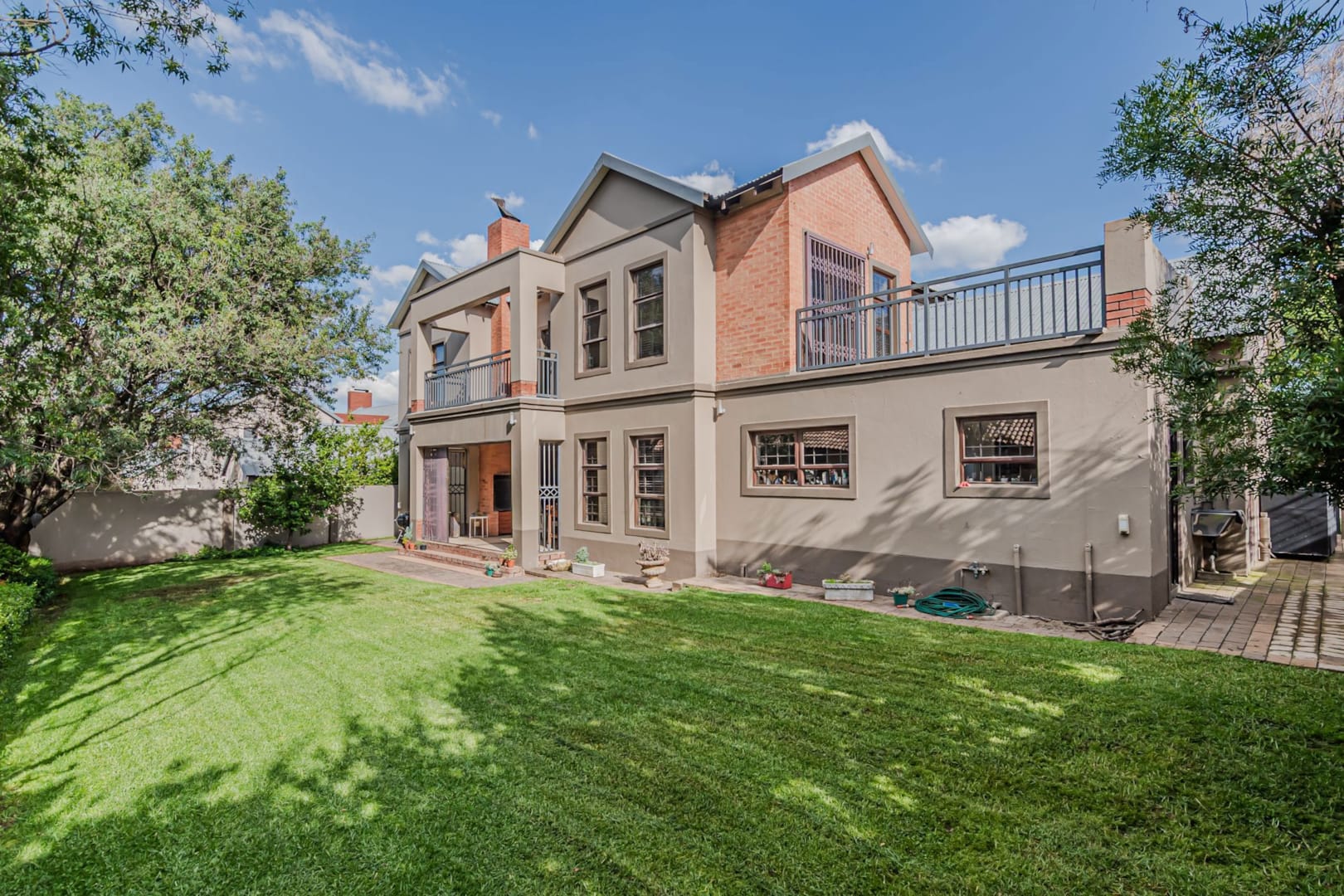 4 Bedroom House for sale in Newmark Estate - P24-116864509