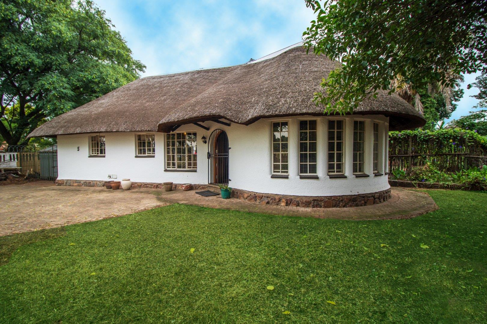 3 Bedroom House for sale in Boksburg South - P24-116865659
