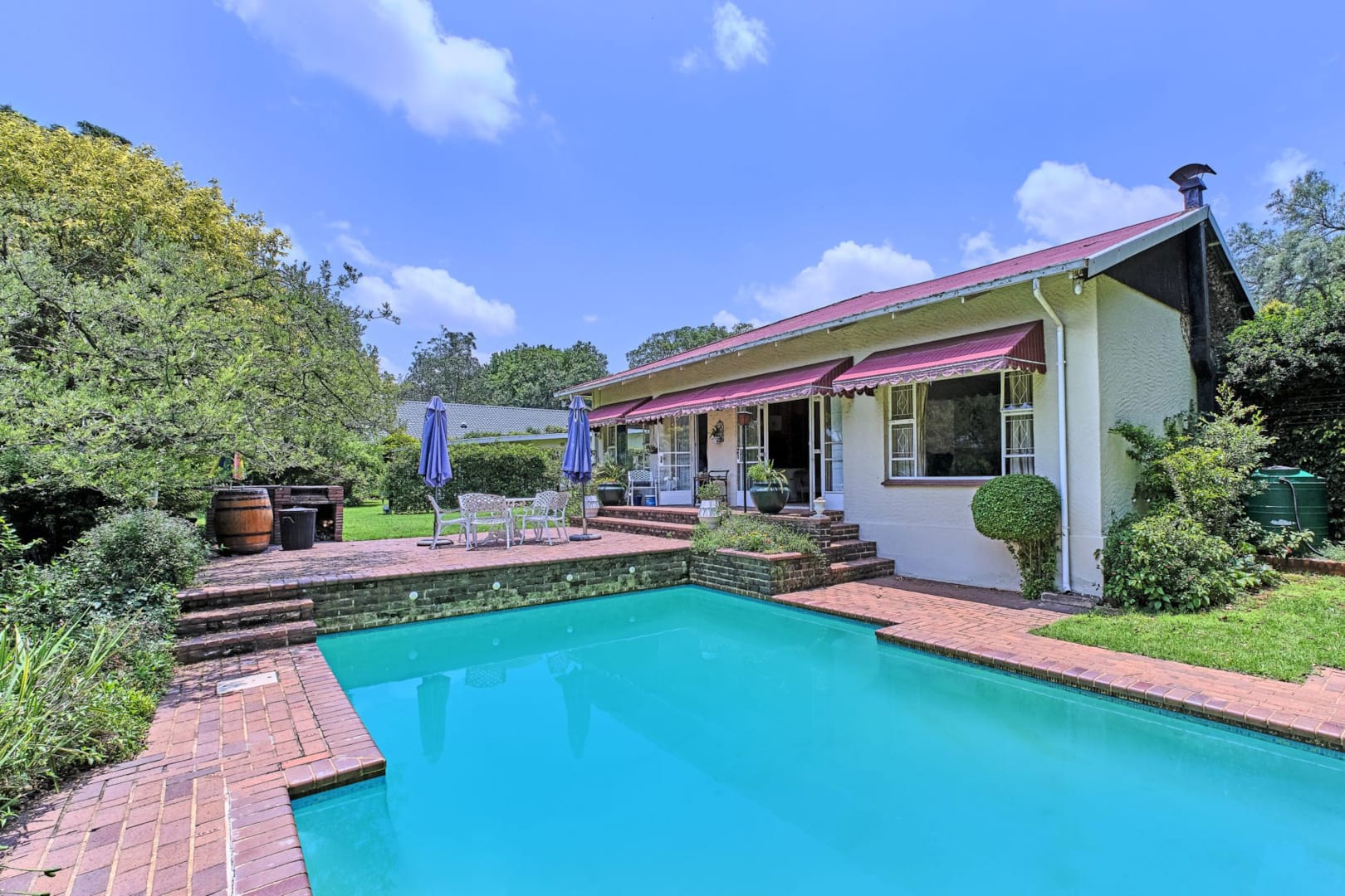 4 Bedroom House for sale in Parktown North - P24-116866130