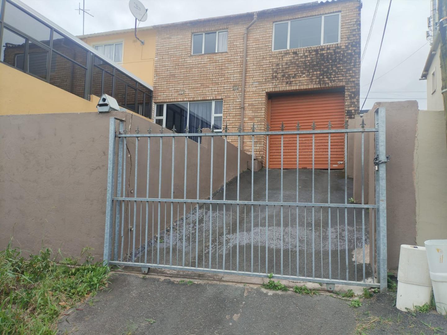3 Bedroom House for sale in Shallcross - P24-116867485