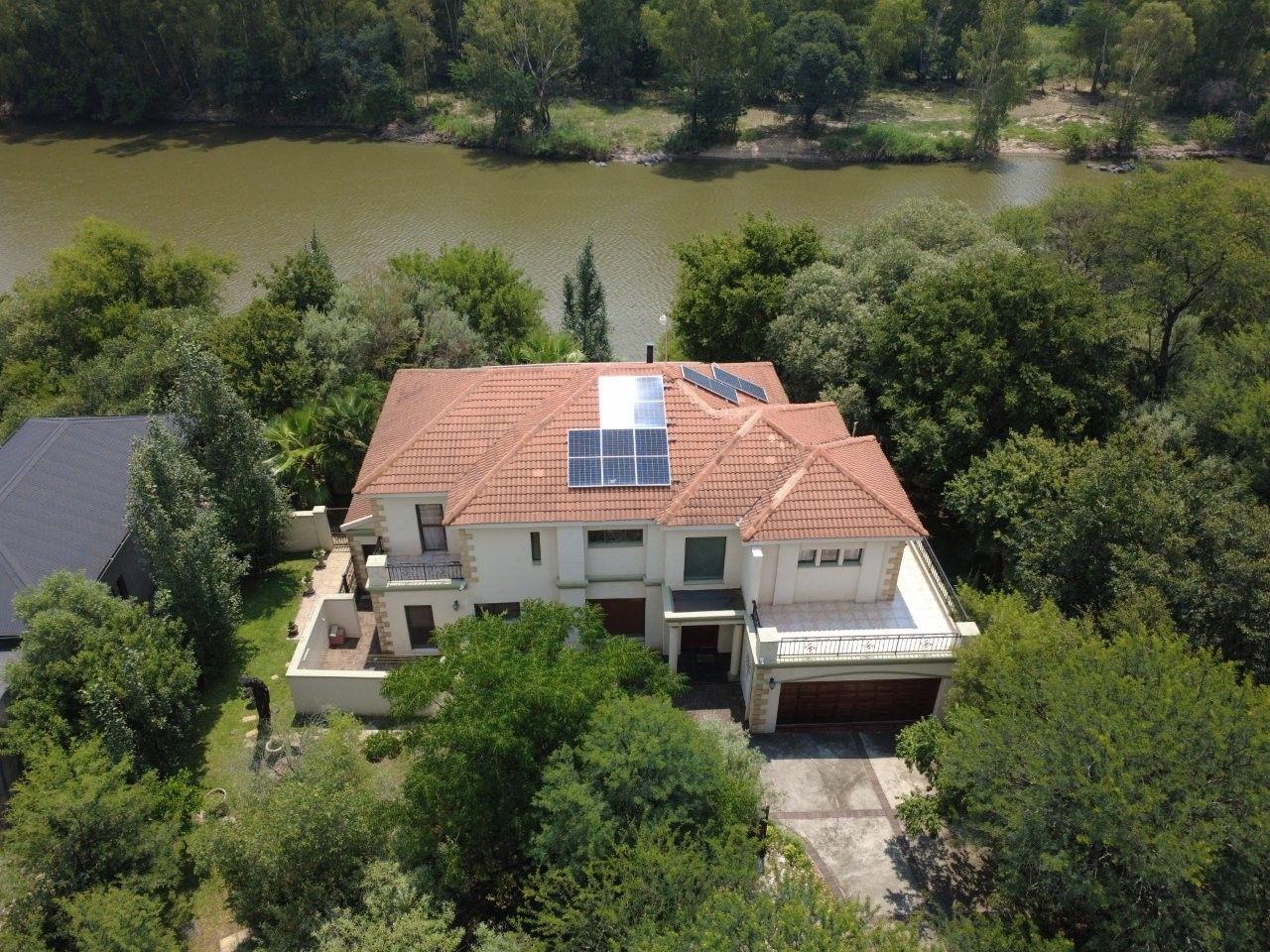 3 Bedroom House for sale in Vaal de Grace Nature Estate - P24-116861800