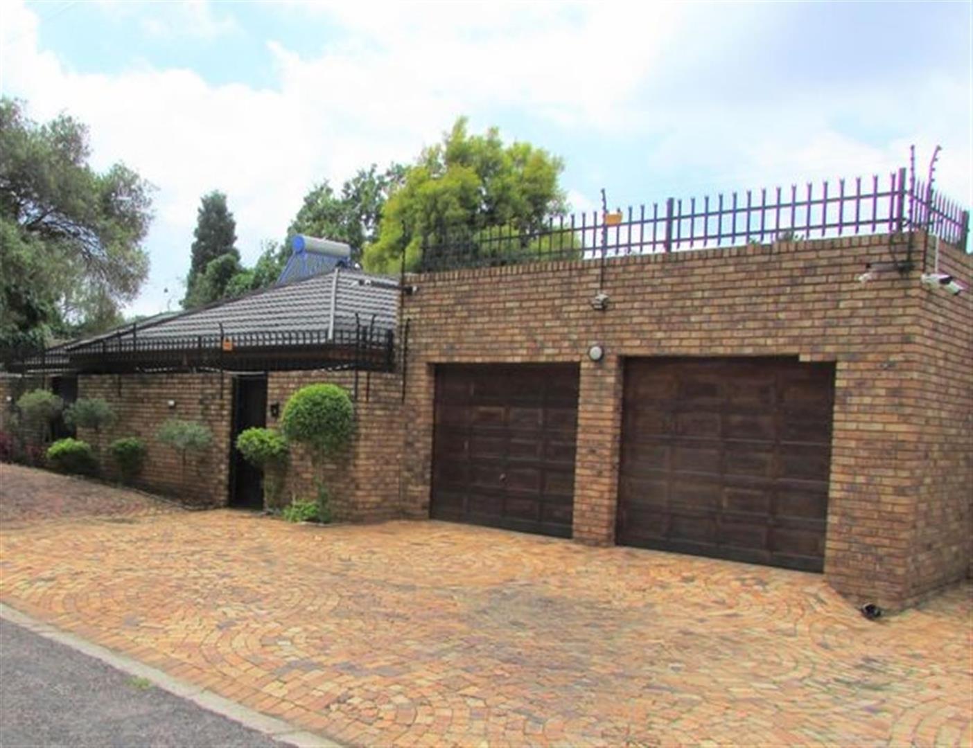 3 Bedroom House for sale in Colbyn - P24-116870717