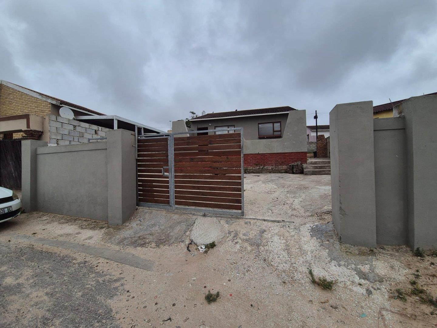 2 Bedroom House for sale in Kwadwesi - P24-116873674