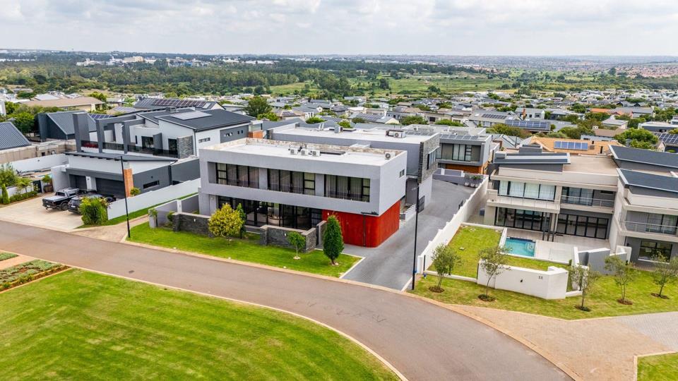 5 Bedroom House for sale in Midstream Estate - Midstream Est Ext 37, 1 ...