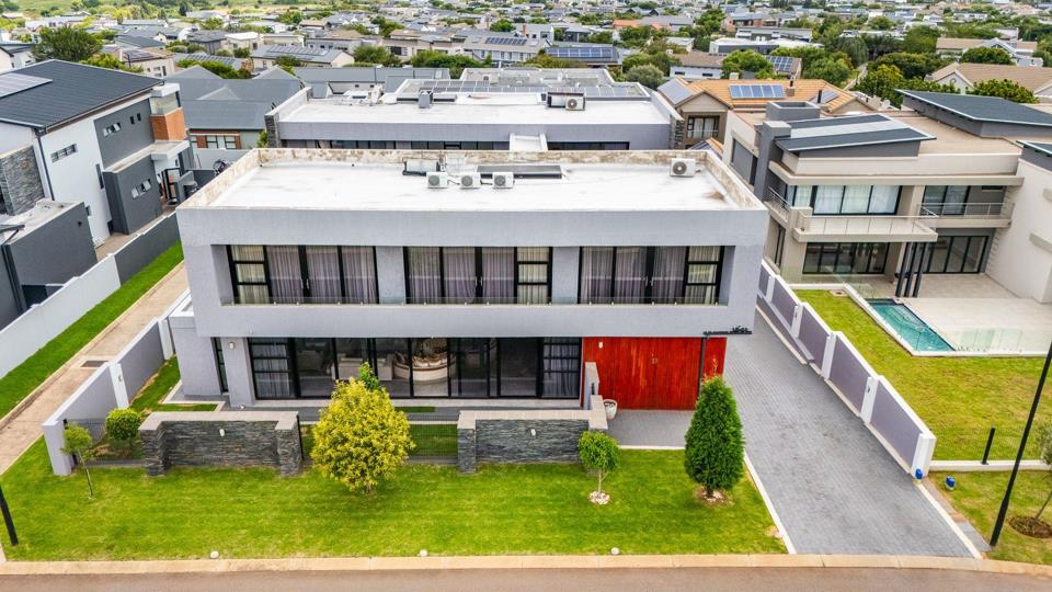 5 Bedroom House for sale in Midstream Estate - Midstream Est Ext 37, 1 ...