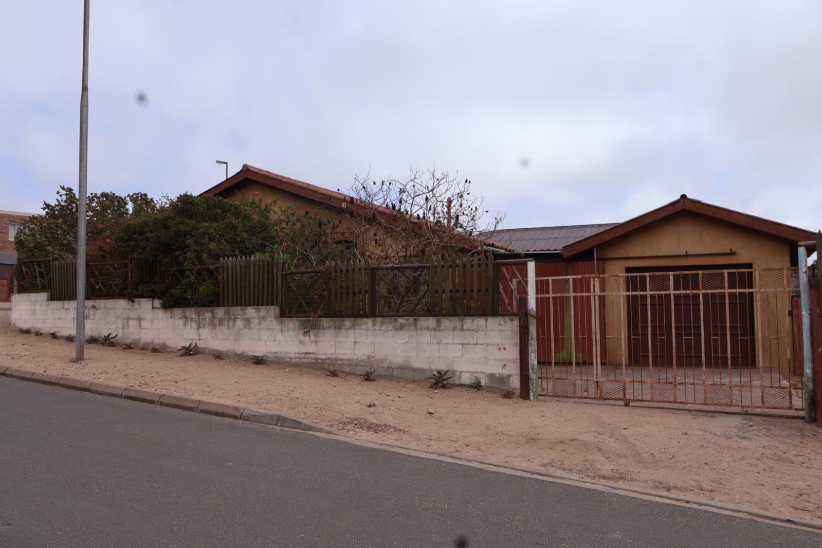 4 Bedroom House for sale in Vredenburg Rural - 14 Vraagom Crescent ...