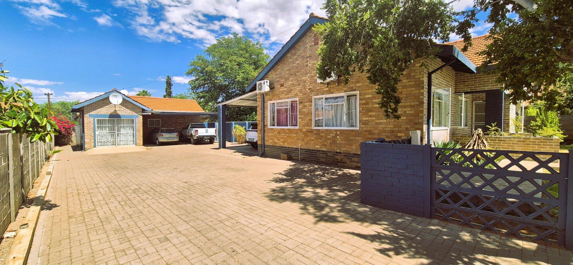 3 Bedroom House for sale in Die Rand - P24-116874797
