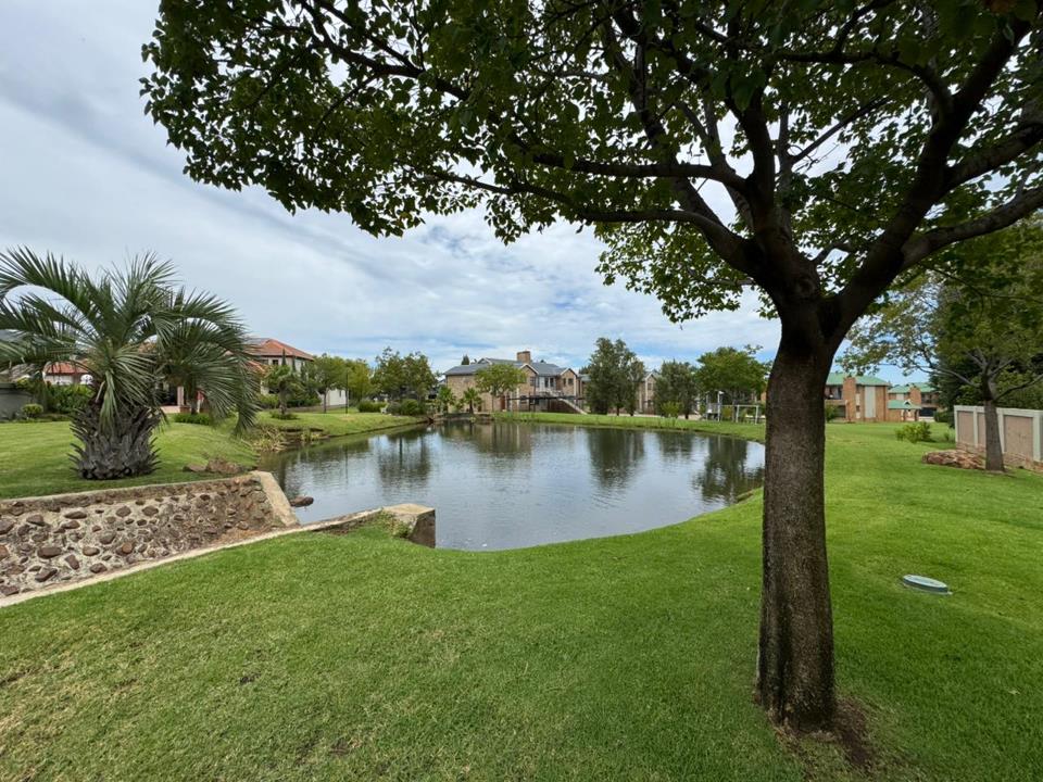 3 Bedroom Townhouse to rent in Tuscany Ridge - P24-117241075