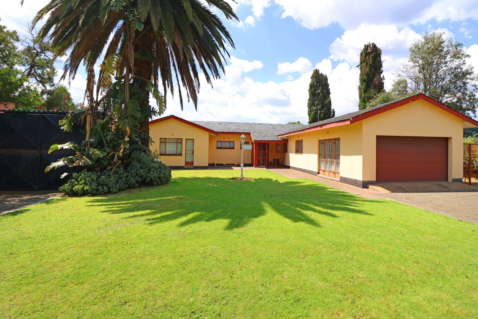 4 Bedroom House for sale in Parkrand - 18 Wright Street - P24-116880709