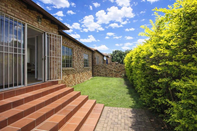 3 Bedroom Townhouse for sale in Bellairs Park - 70 Bouvet Road - P24 ...