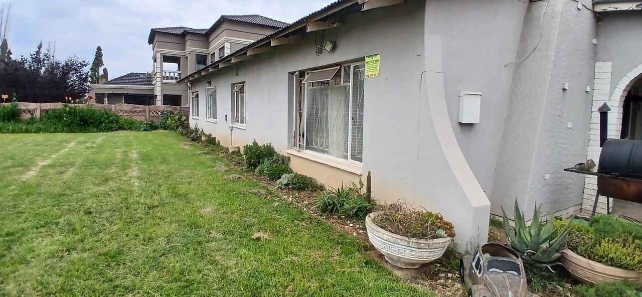 3 Bedroom House for sale in Kookrus - P24-116882482