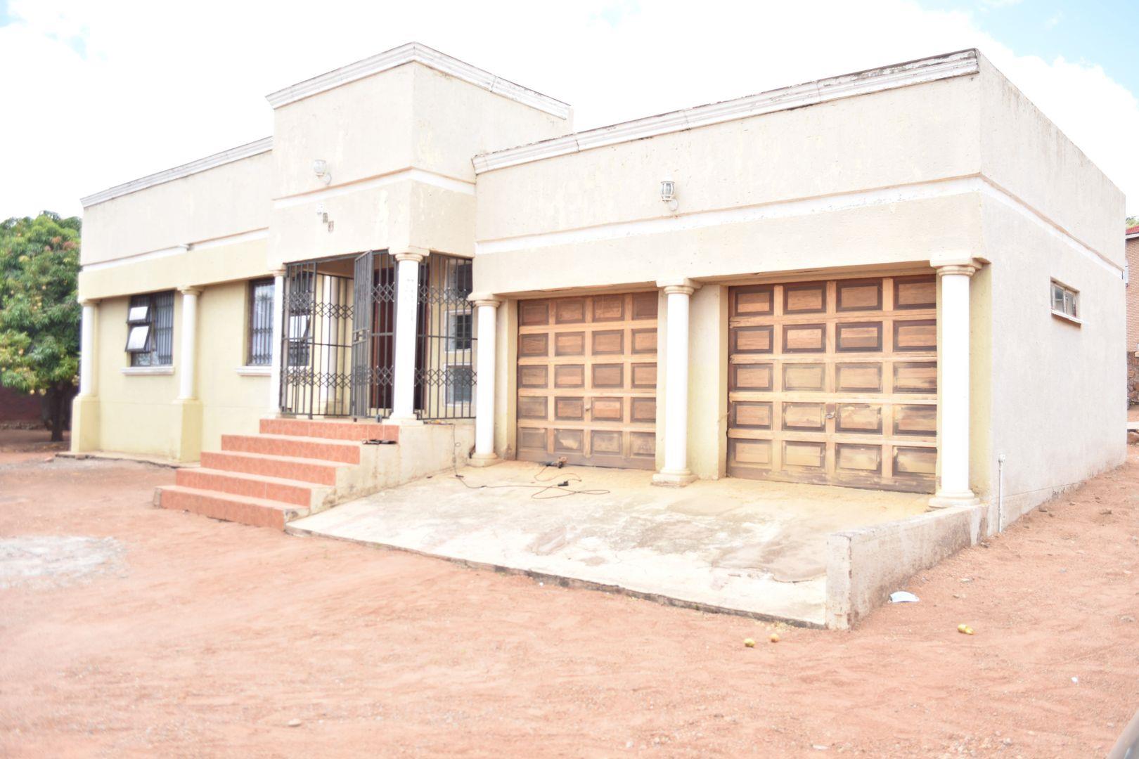 3 Bedroom House for sale in Mabopane Unit D - P24-116883229