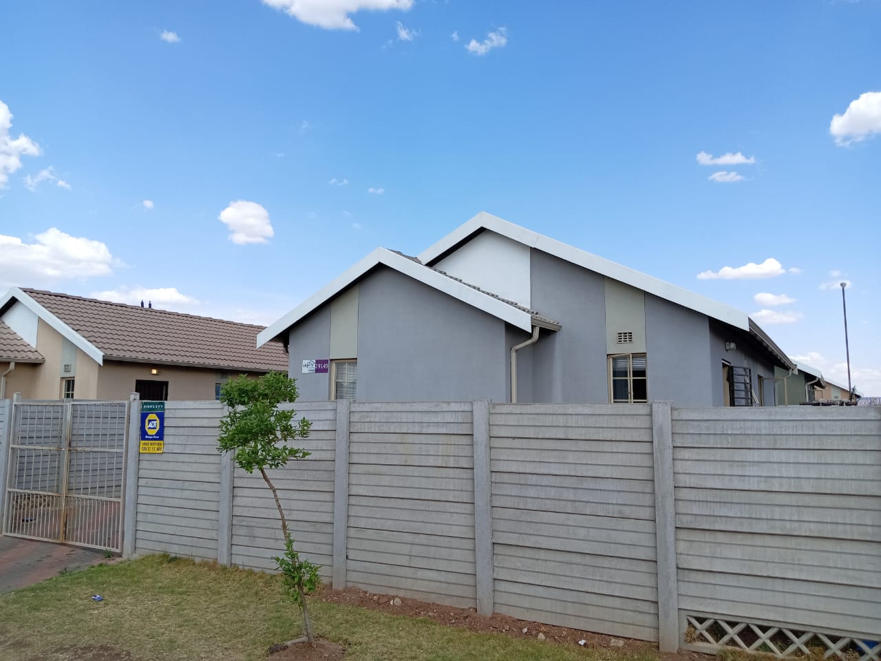 3 Bedroom House for sale in Palm Ridge - P24-116885237