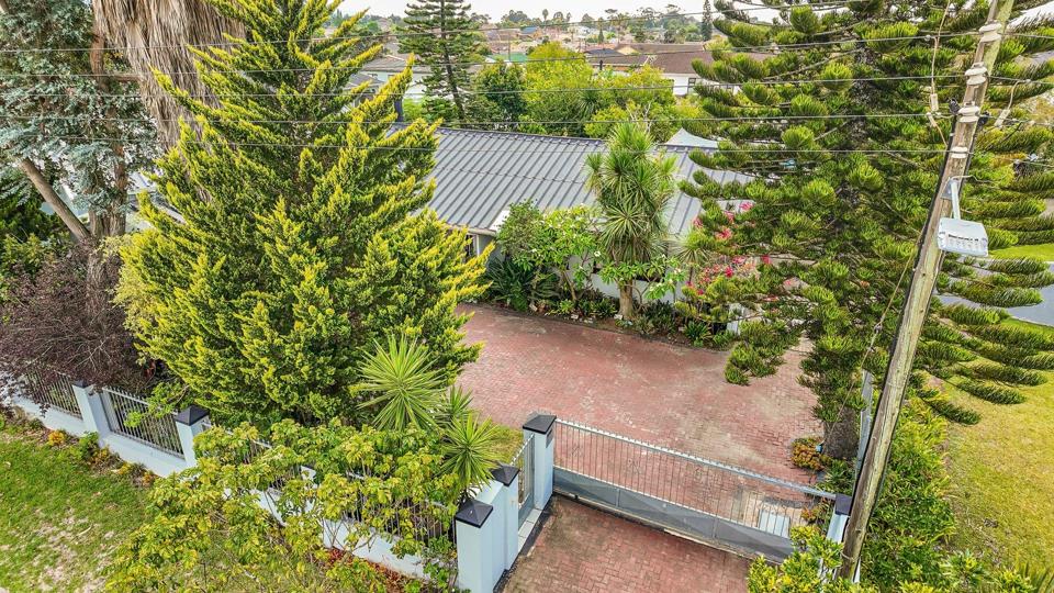 3 Bedroom House for sale in Levallia - P24-116885935