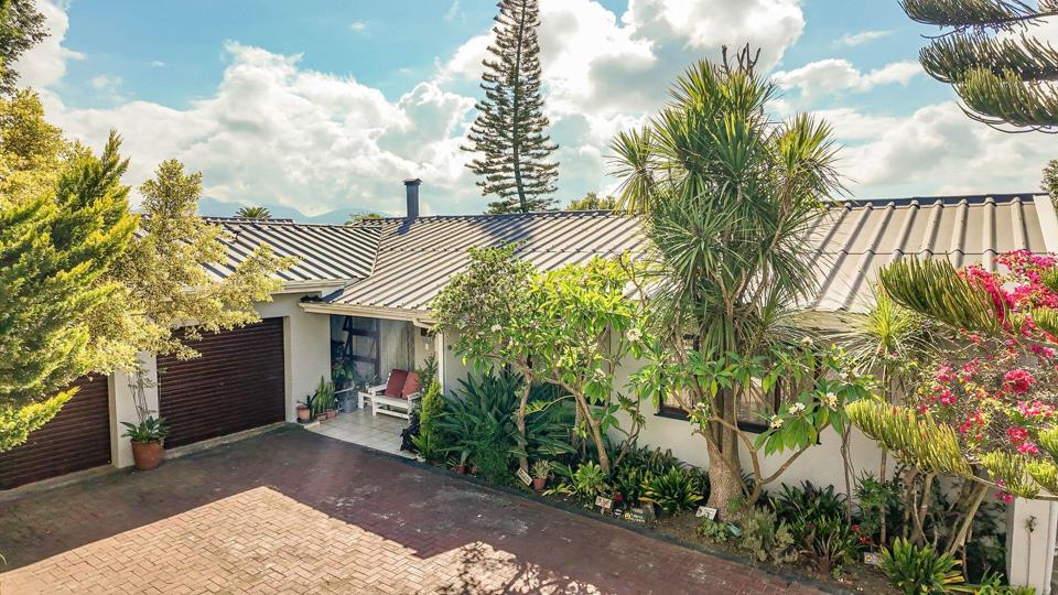 3 Bedroom House for sale in Levallia - P24-116885935