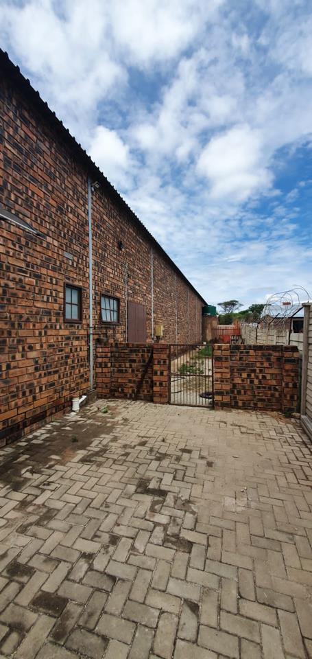 Industrial property for sale in Laboria - P24-111984716