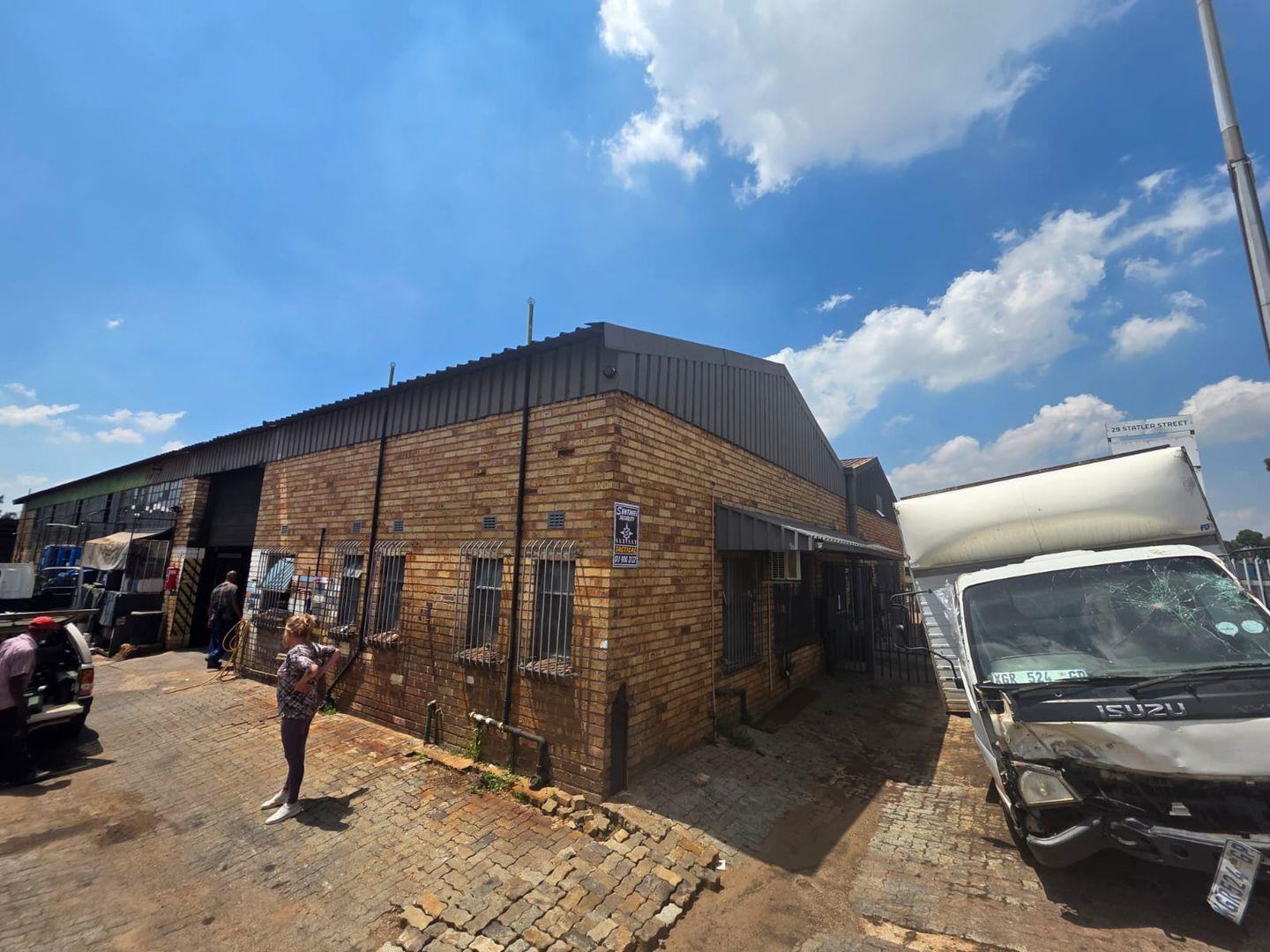Industrial property for sale in Alrode South - P24-116892614