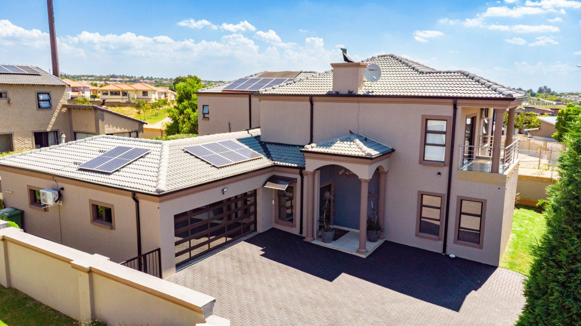 4 Bedroom House for sale in Crescent Wood Country Estate - Crescent ...