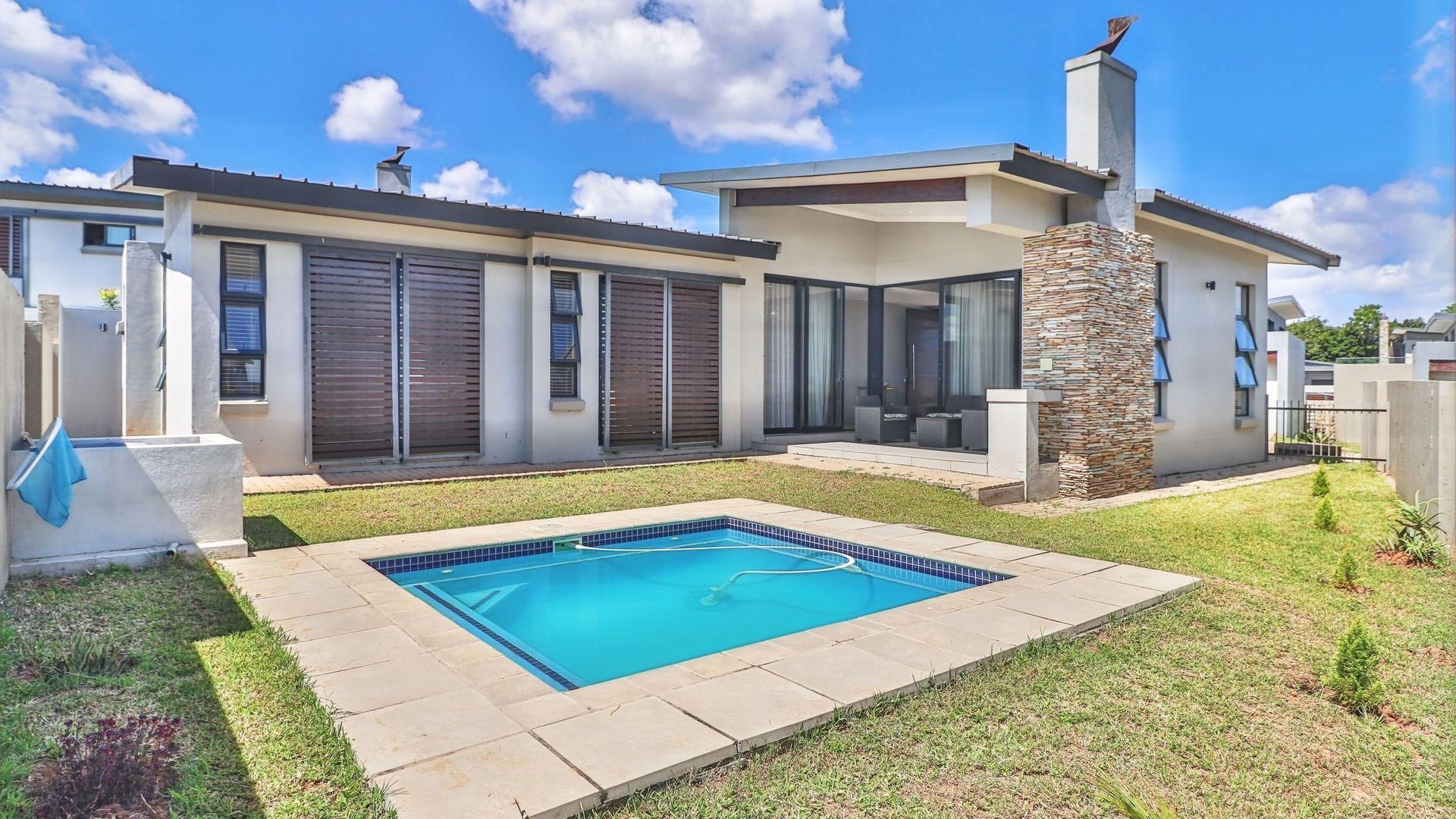 2 Bedroom House for sale in The Rest Nature Estate - P24-116920239