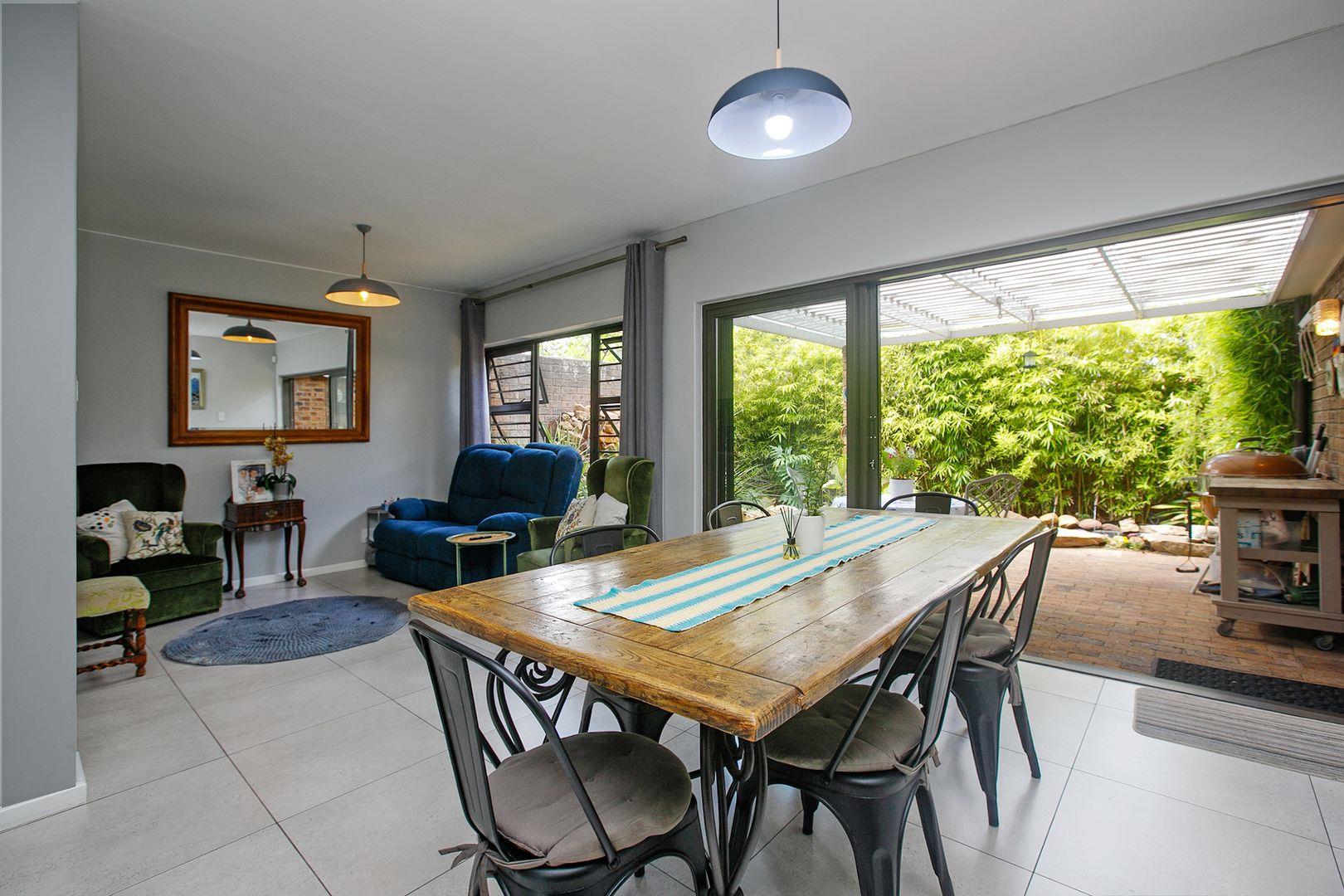 3 Bedroom House for sale in Wynberg Upper - P24-116921459