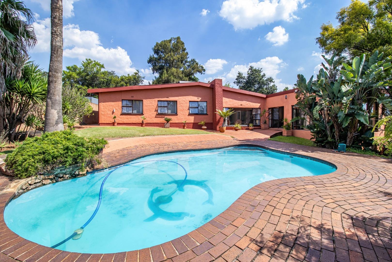 3 Bedroom House for sale in Cresta - P24-116926428