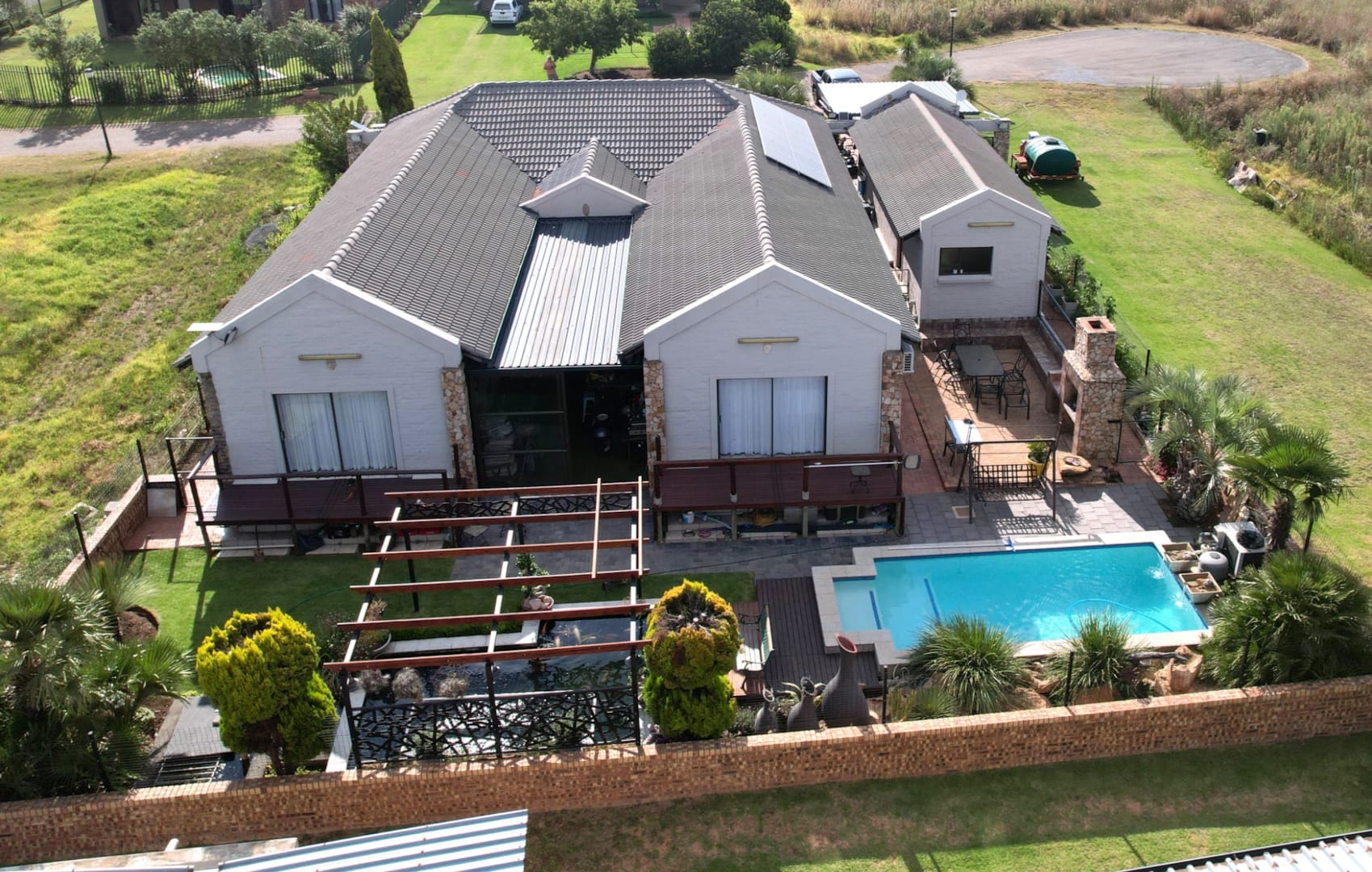 5 Bedroom House for sale in Summer Place Estate - P24-116928078