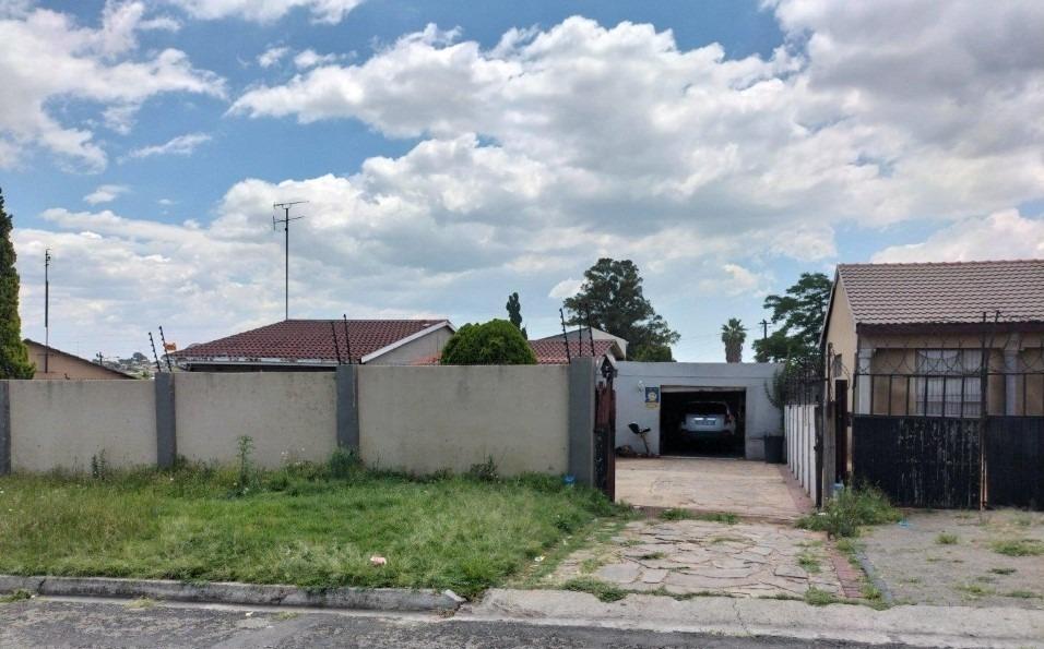 4 Bedroom House for sale in Tedstoneville - P24-116924825