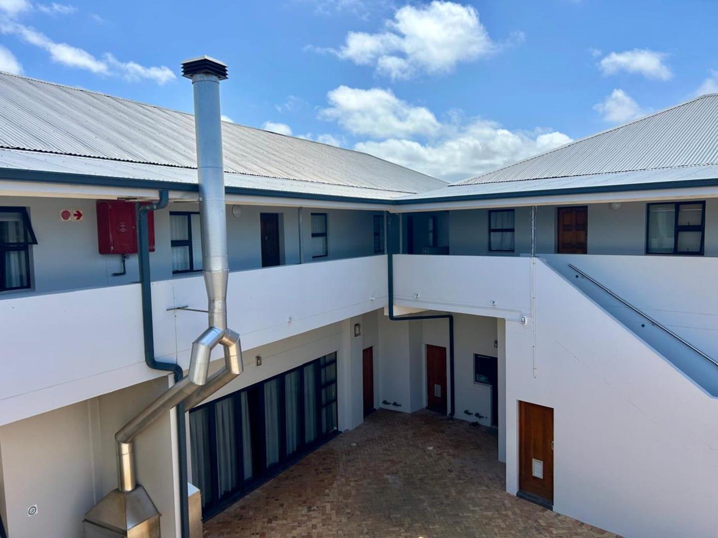 3 Bedroom House for sale in Stilbaai Oos - P24-116935613