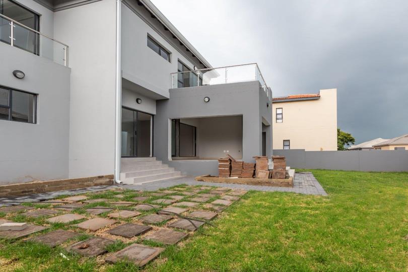 5 Bedroom House for sale in Ruimsig Country Estate - 1 Viljoen Road ...