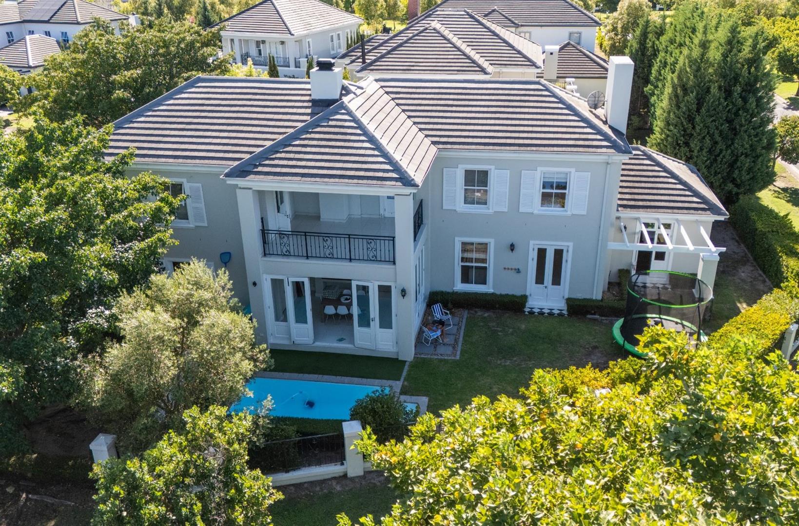 4 Bedroom House for sale in Val de Vie Estate - 144 Guyot Oval - P24 ...